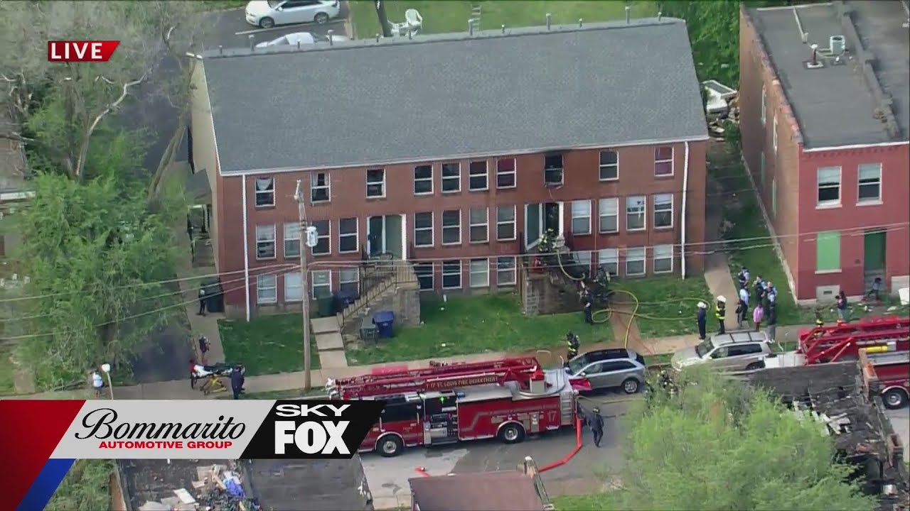 Three-story apartment building in north St. Louis catches fire - YouTube