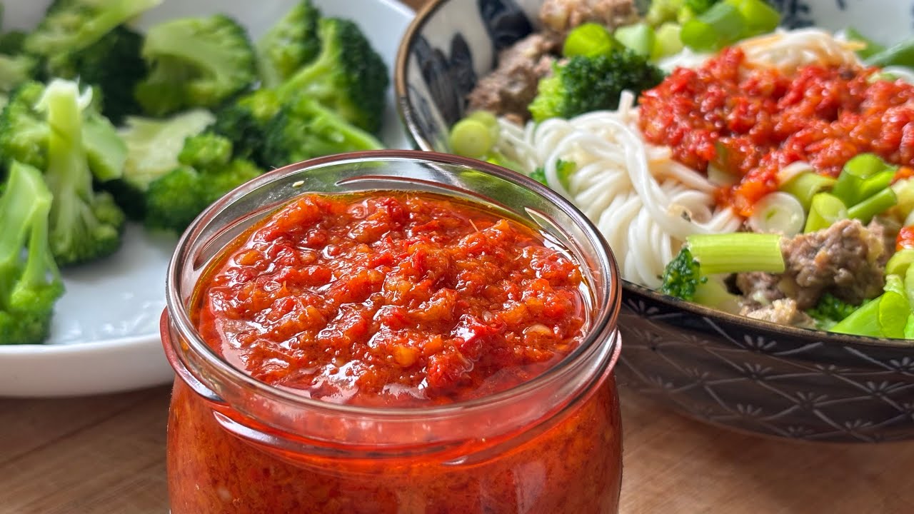 I asked an AI chat for a Chilli Sauce recipe - YouTube