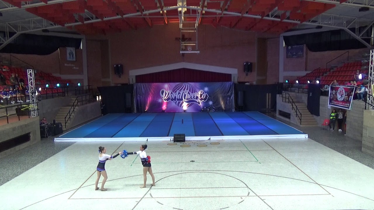 Isabella y Valentina Nueva York Jr DUO POM - World Cheer Co 2017 - YouTube