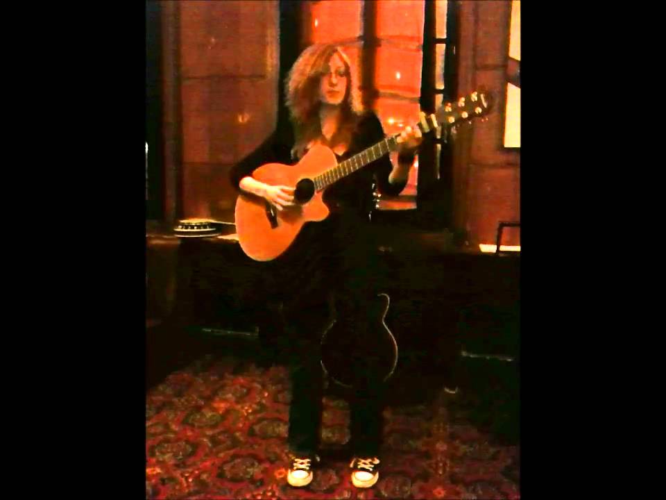 Emma Runswick "Borderlines" - Woody Guthrie Folk Club - YouTube