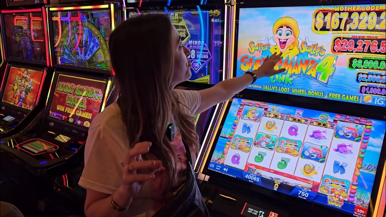 This Slot Machine is All About Shrimp!!!! - YouTube