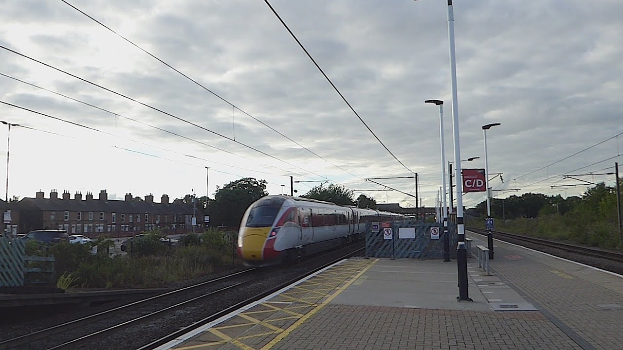 Double LNER 'Azuma' passes Newark Northgate (6/8/20) - YouTube