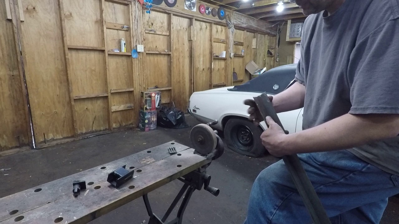 Hand driven vintage grinder - YouTube