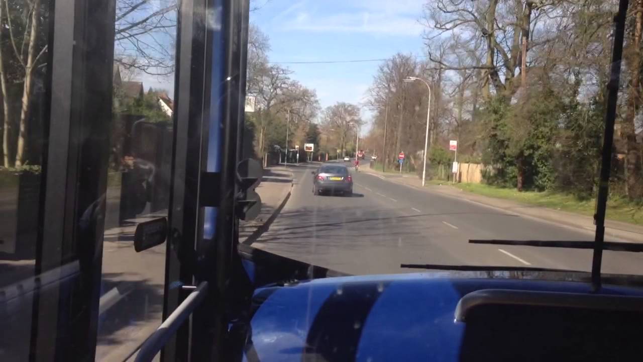 Reading Bus YR13PNK 415 - YouTube