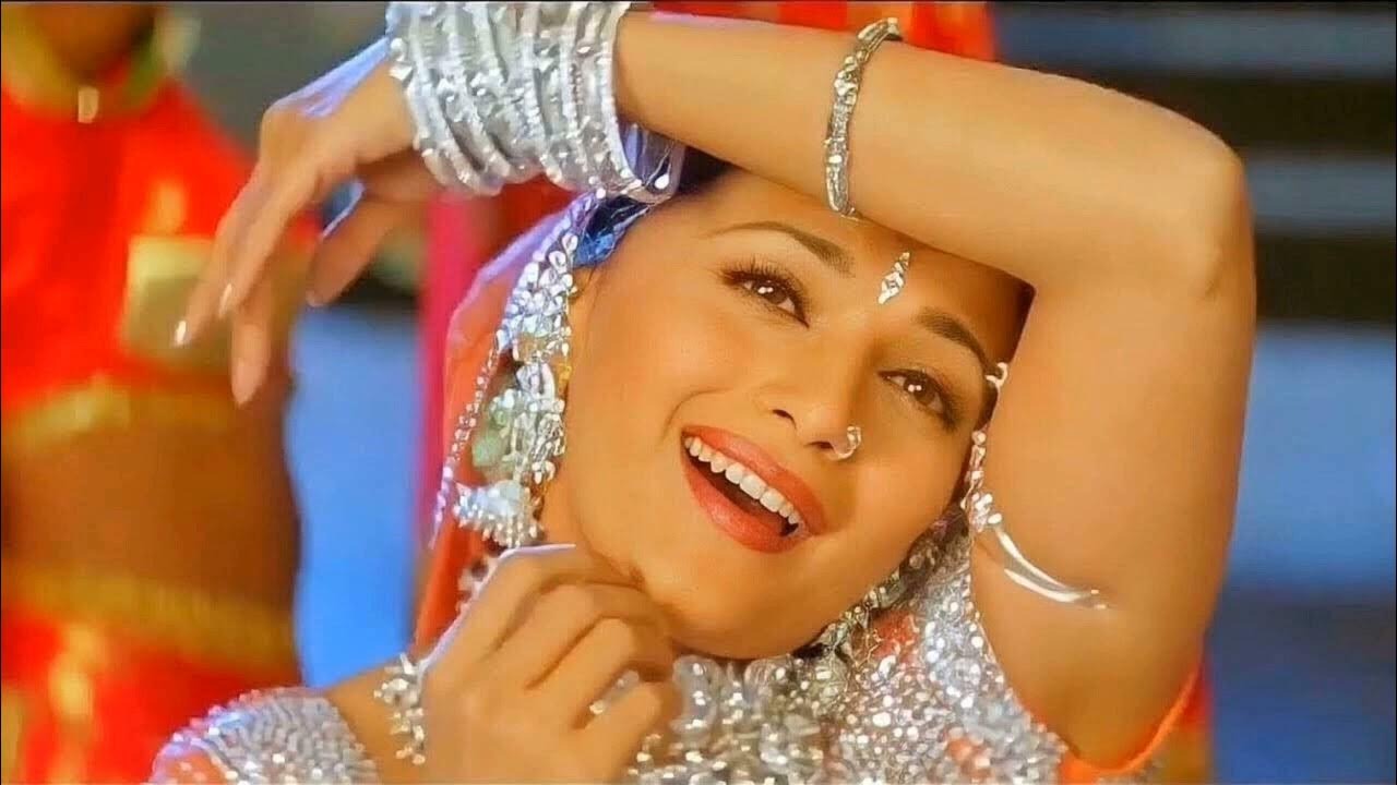 Sajan Sajan Teri Dulhan - Aarzoo | Akshay Kumar, Madhuri Dixit & Saif Ali Khan | Alka Yagnik ...