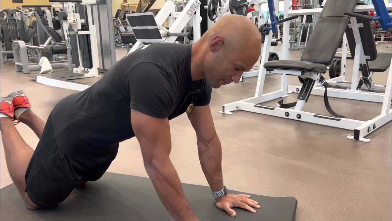 Plank Shoulder Tap (Knee Position) - YouTube