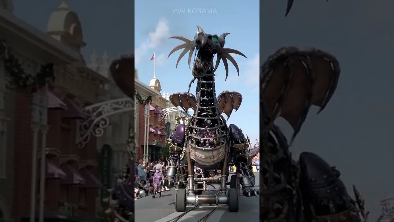 🐉 Maleficent Dragon Disney Parade - YouTube