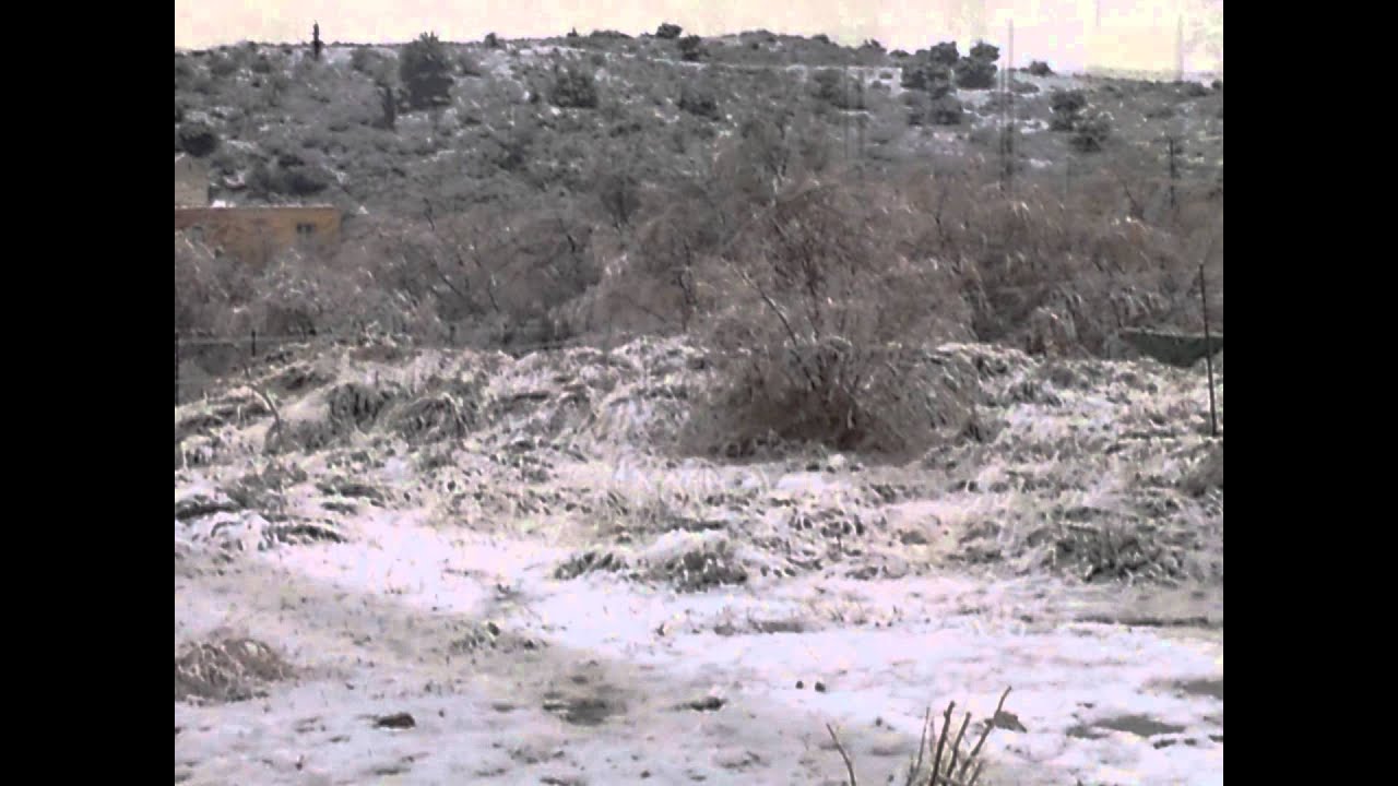 χιονια στα πευκακια μαγνησιας 2/2/2012 - YouTube