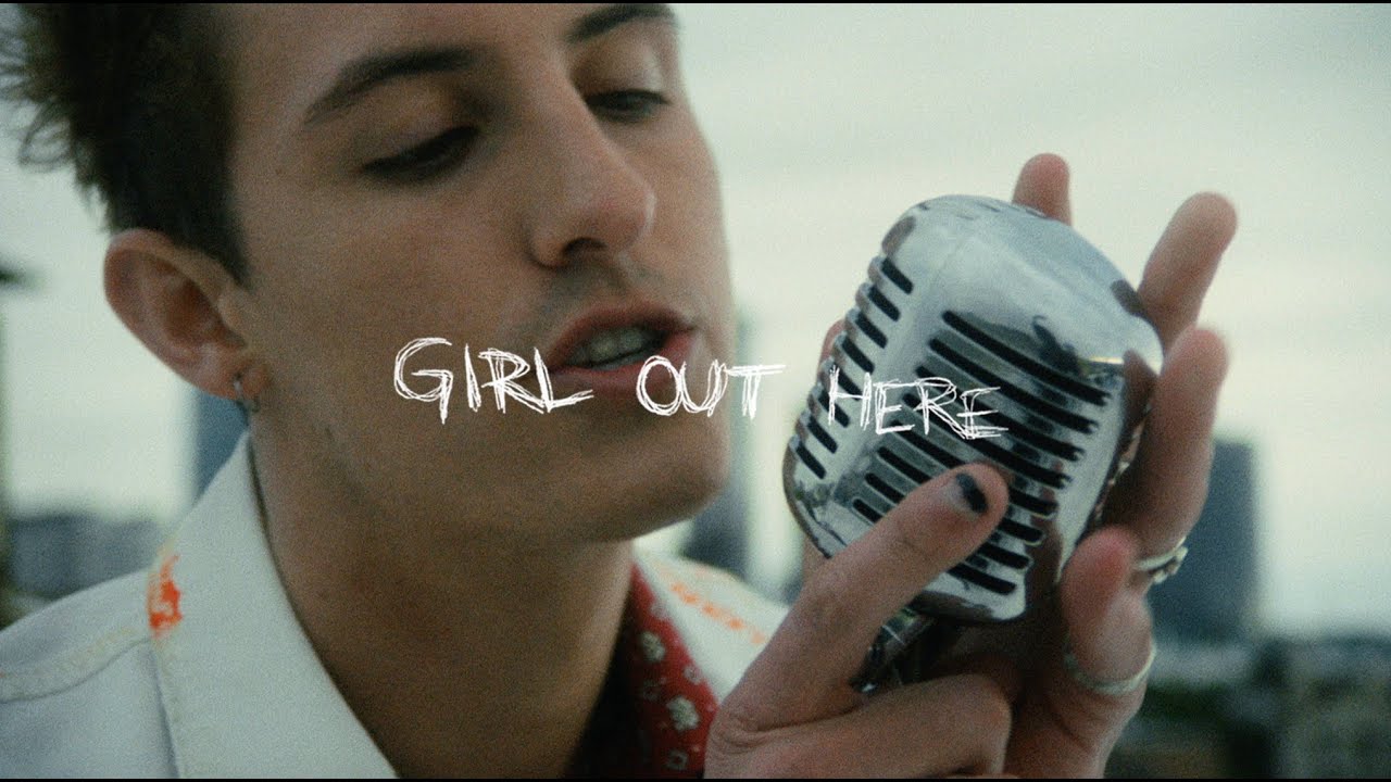 Slater Davis - Girl Out Here (Official Music Video) - YouTube