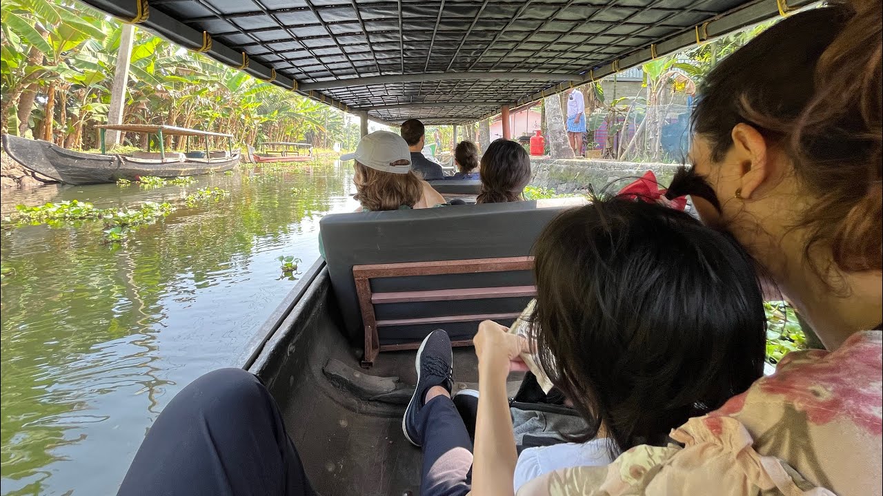 VLOG: Hee/ Boat tong a ga amuk koithare…#backwatersofkerala - YouTube
