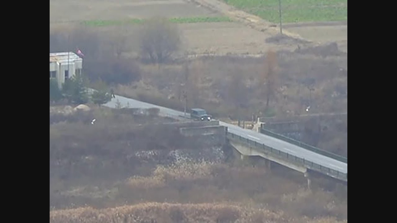 Dramatic Video Shows North Korean Soldier Escape Youtube