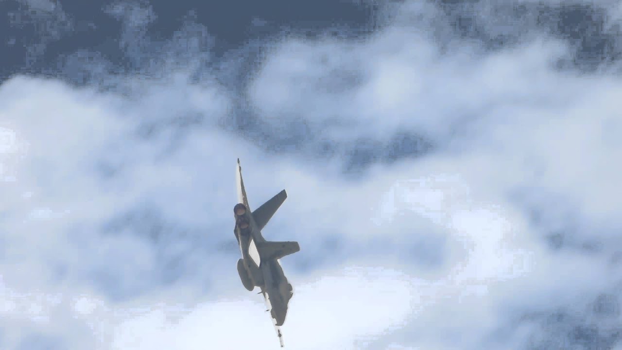 2014 MELBOURNE F1 GP HORNET FLY OVER - YouTube