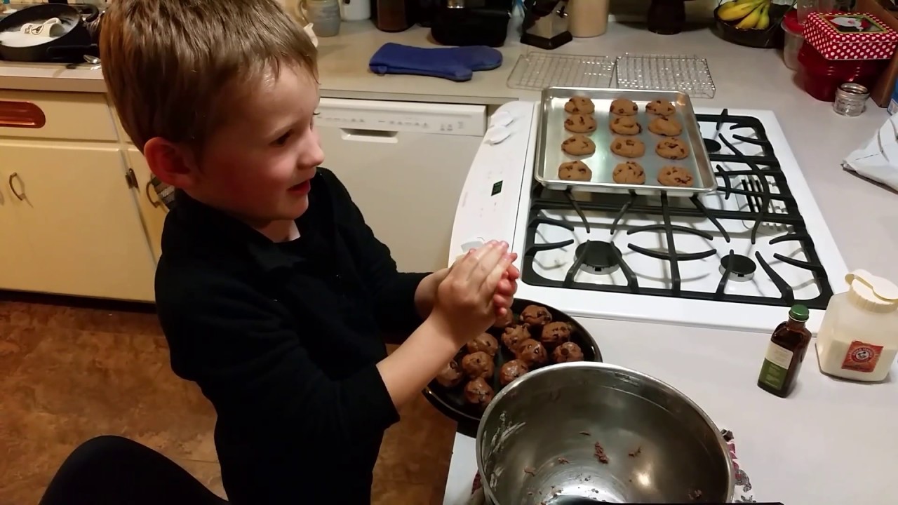 Chocolate chip cookie song. - YouTube