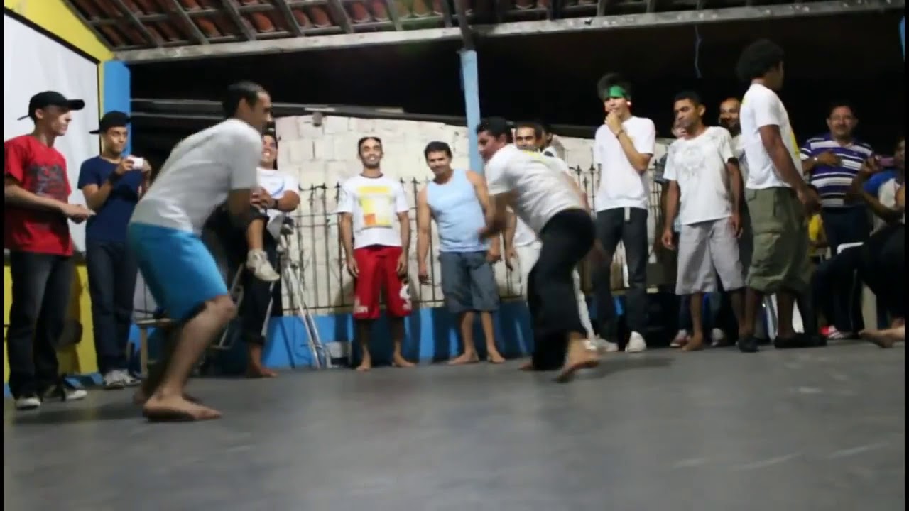 Break Capoeira - YouTube