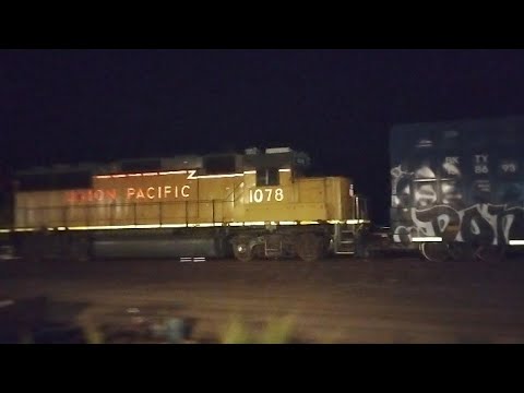 A Repainted Ex-CNW AC44 & Repainted EX-SSW GP60 Trail On The NPPR! - YouTube