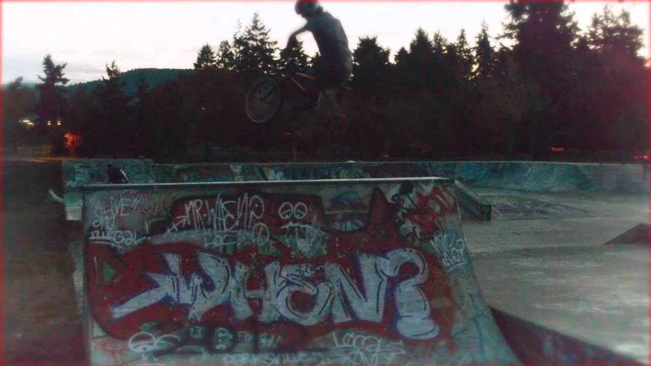 BMX Half Pipe Line Nathan Hines - YouTube
