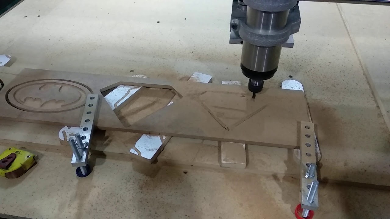 ROUTER CNC CORTE MDF MACH3 - YouTube