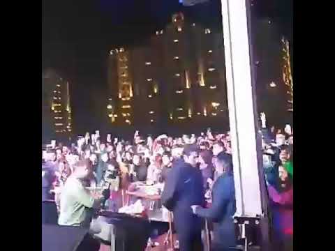 Talıb Tale-Bravo marketin açılışında.