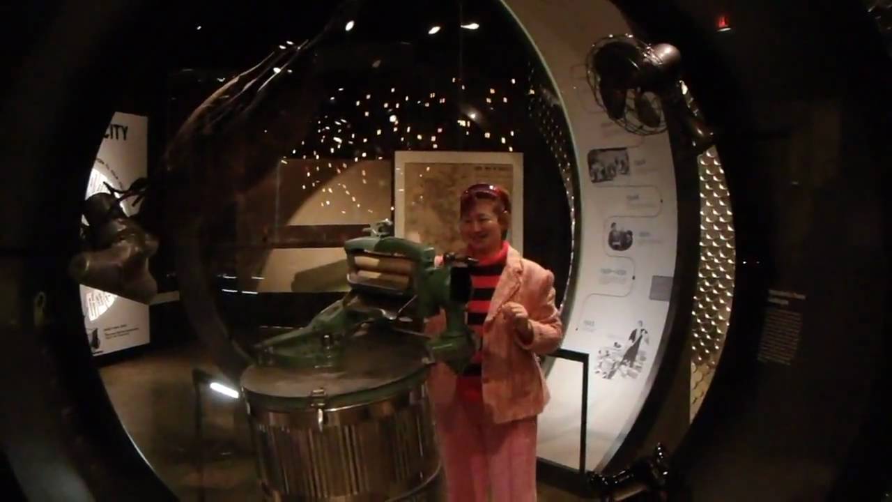 Ancient washing machine - YouTube