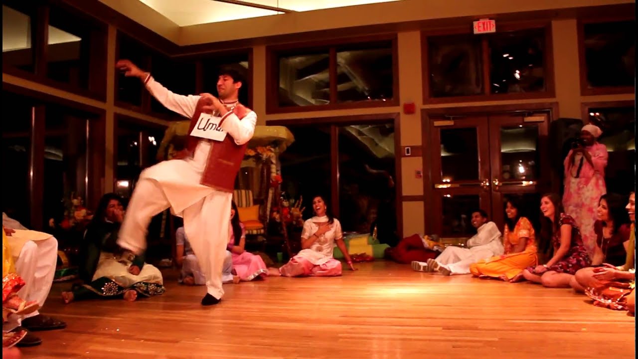 Asim's finale to nida's mehndi skit - YouTube