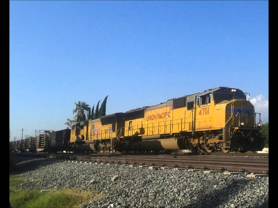 UP 4701 Rail Ribbon Train, First 8 Car Metrolink set #322 and more on 0ct 22 23 24 - YouTube