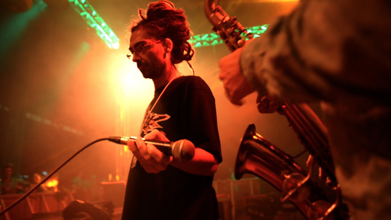 Reggae bus #4 with Rootsman sax and Taiwan MC on Blackboard sound - YouTube