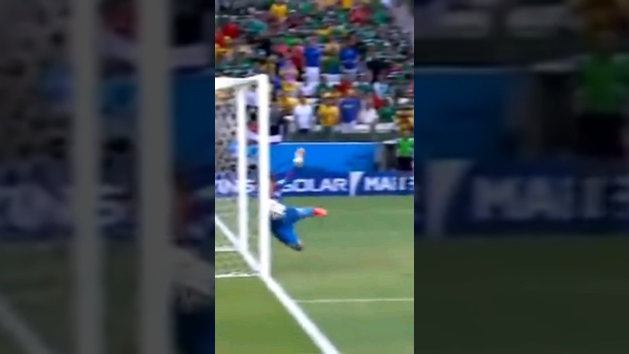 Amazing Goalkeeper Saves! 🔥🔥 - YouTube