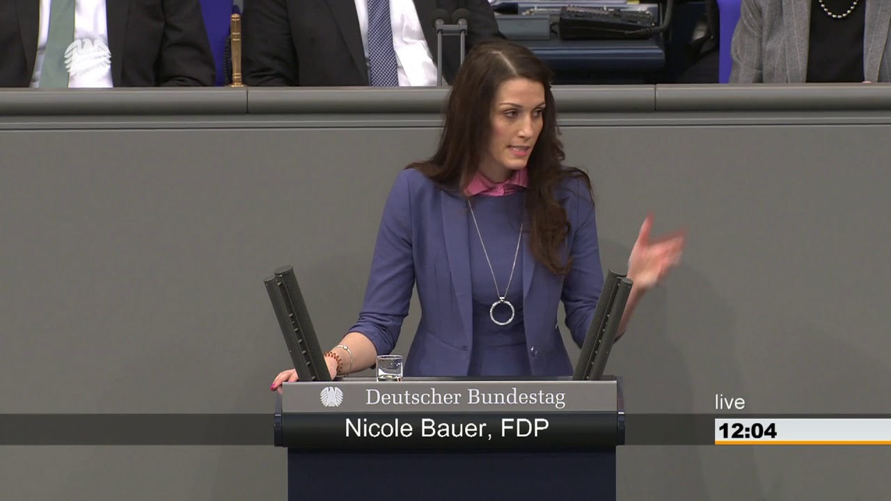 Nicole Bauer: Lohndiskriminierung von Frauen [Bundestag 16.03.2018 ...