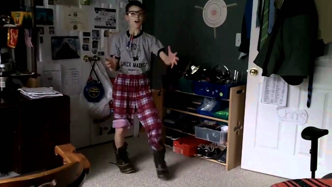 hot nerd dancing - YouTube