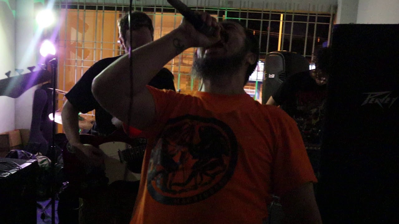 Instinto Primitivo - En vivo - YouTube