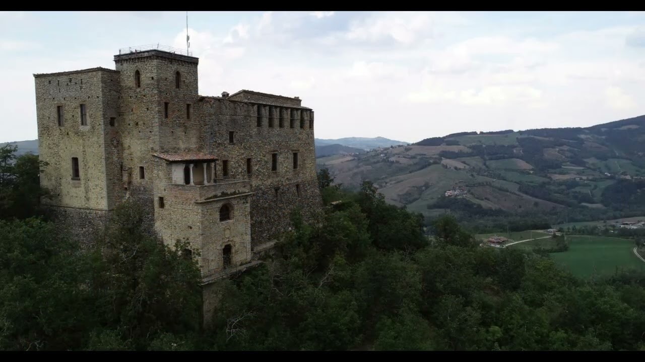 IL MISTERO DEL CASTELLO DI ZAVATTARELLO - YouTube