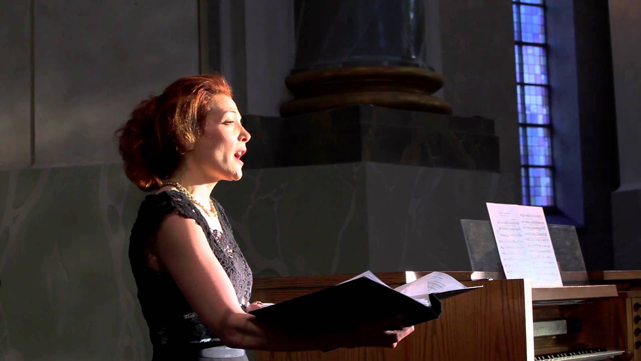Miranda Colchester sings Reger - YouTube