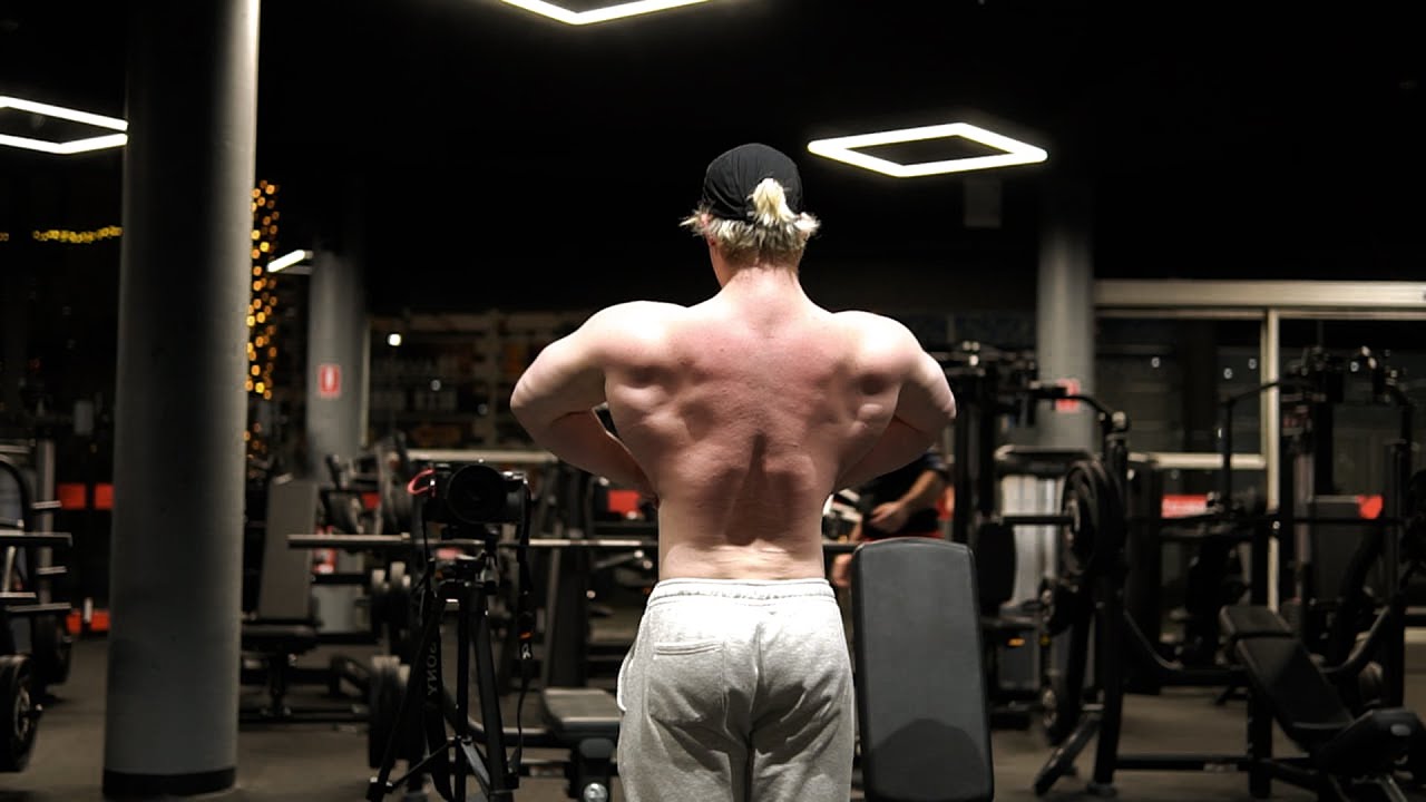 Becoming A Mass Monster | Day 29 - Back - YouTube