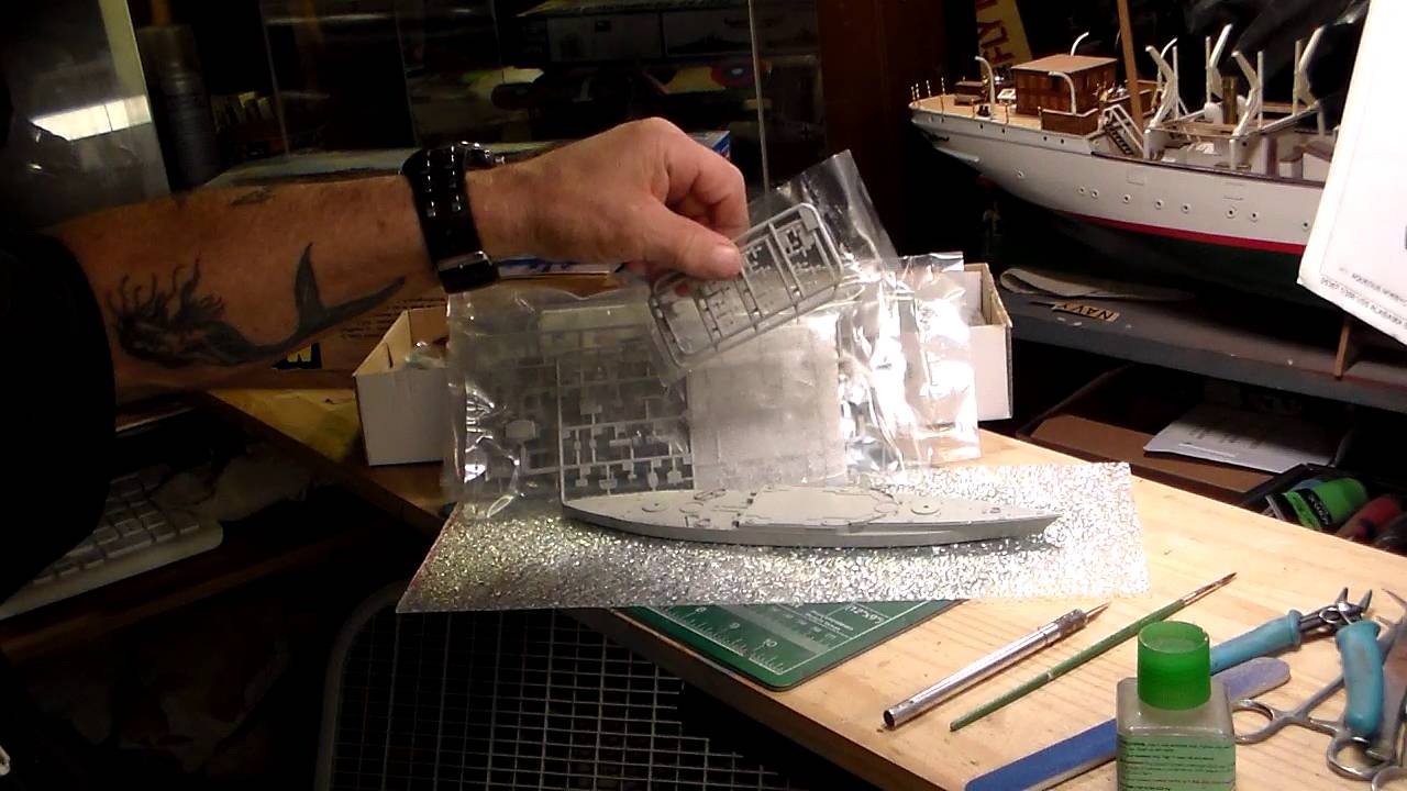 Trumpeter 1/700 scale USS CALIFORNIA BB-44 Introduction - YouTube