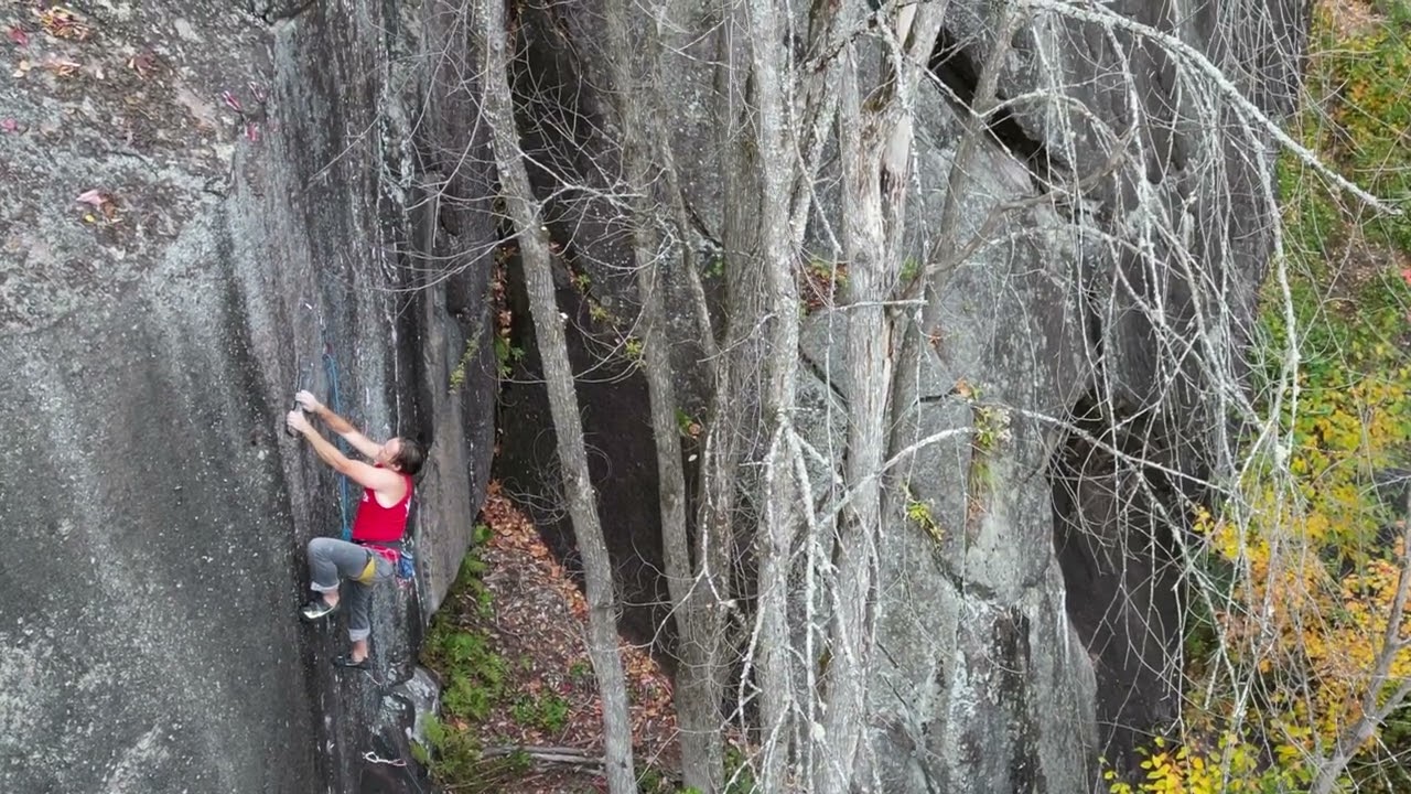 Saute mouton 5.12b Val-David Escalade - YouTube