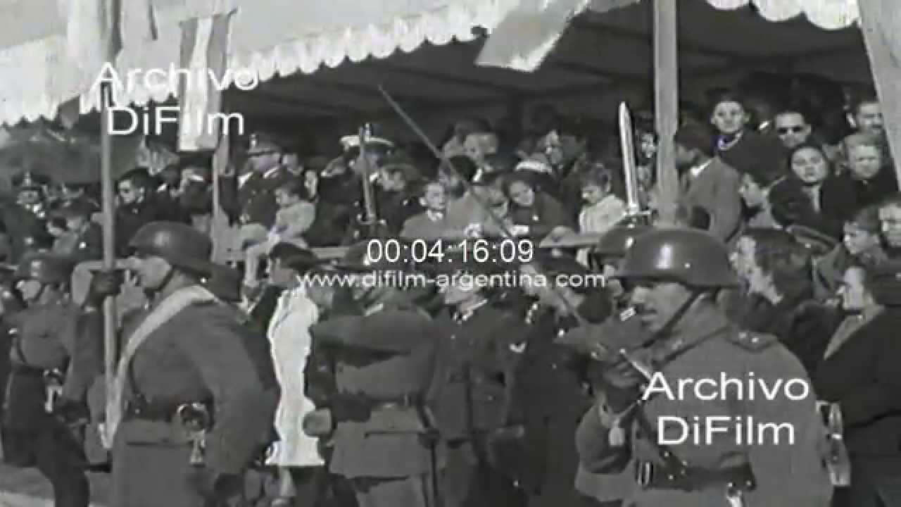 Edelmiro Farrell asiste a un acto militar en Buenos Aires 1944 - YouTube