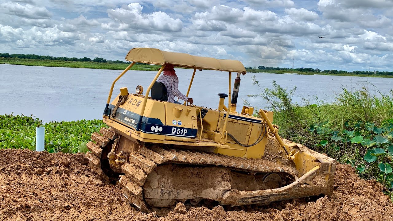 Mysterious Project Revealed: Bulldozer KOMATSU D51P's Road Building in ...