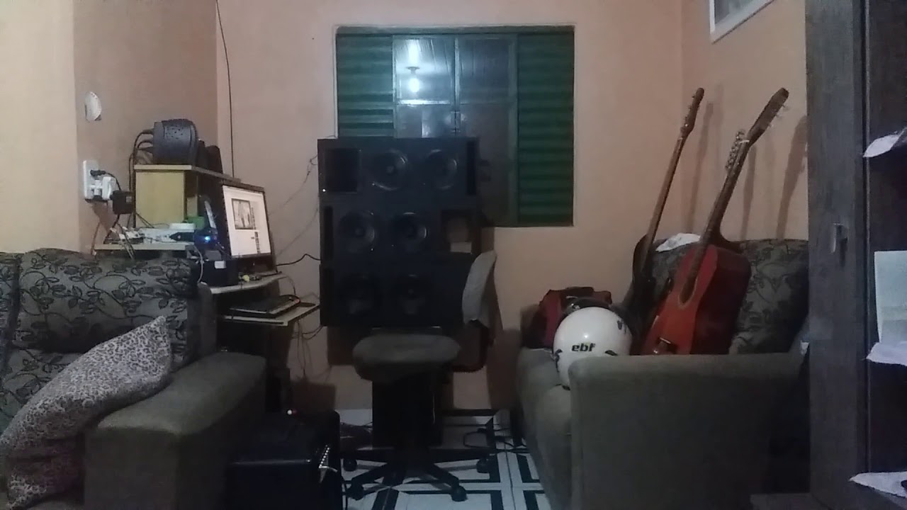 Line array 8 polegadas tocando reggae - YouTube