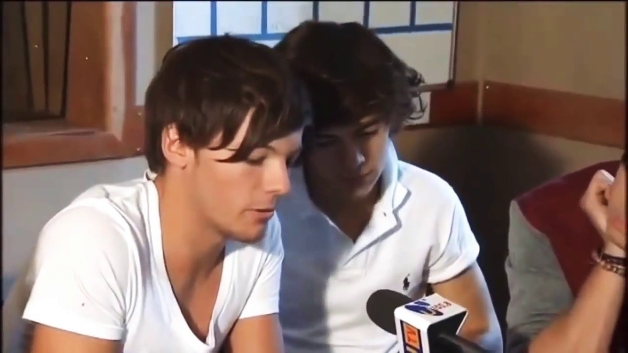 Harry and louis secretly love each other here - YouTube