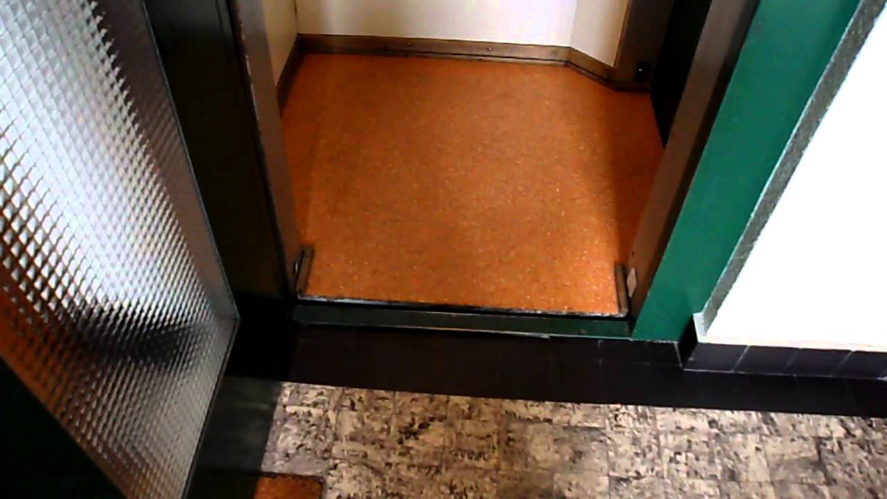 Beautiful Schindler elevator 2 doors Sion, Switzerland - YouTube
