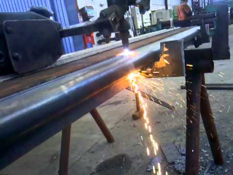 Gas cutting with creeper cutter - YouTube
