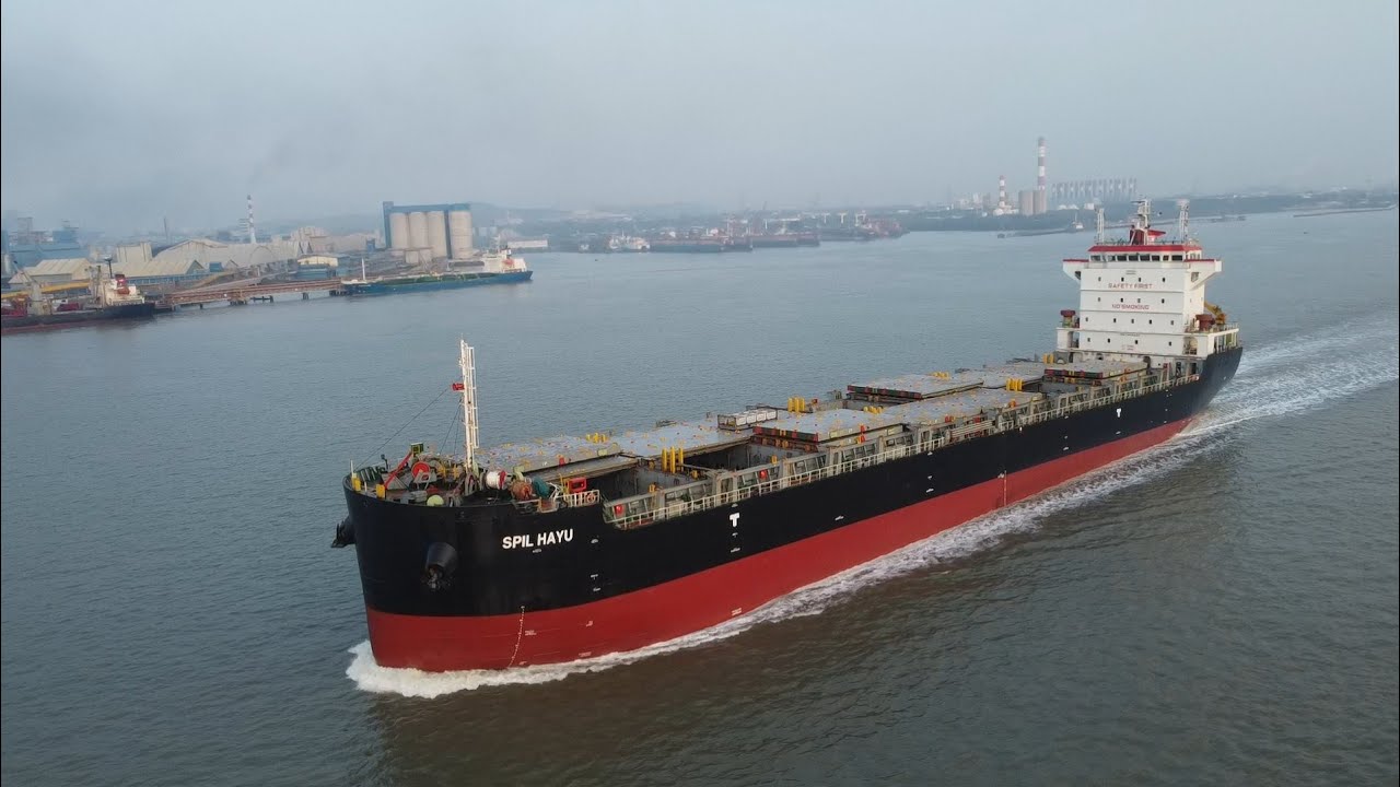 SPIL HAYU DI ALUR PELAYARAN SURABAYA - YouTube