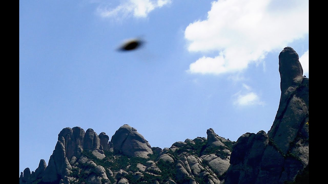 OVNI en Montserrat 16/7/2016 (Barcelona) durante Meditación por la Paz ...