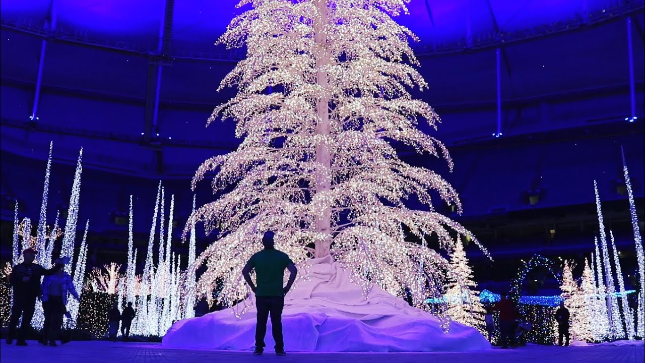 World’s Largest Christmas Maze at Tropicana Field - Enchanted Holiday ...