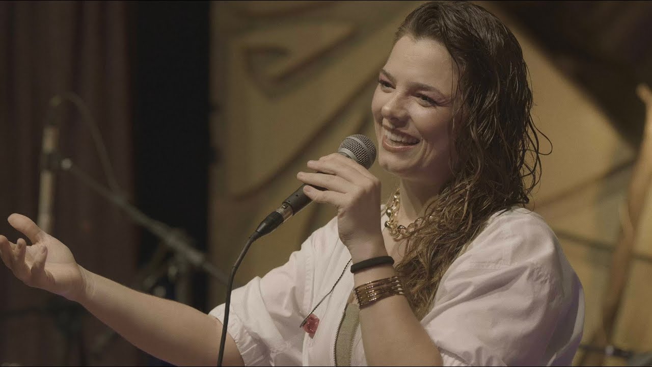 Marta Maria apresenta "Meio Dia" - YouTube