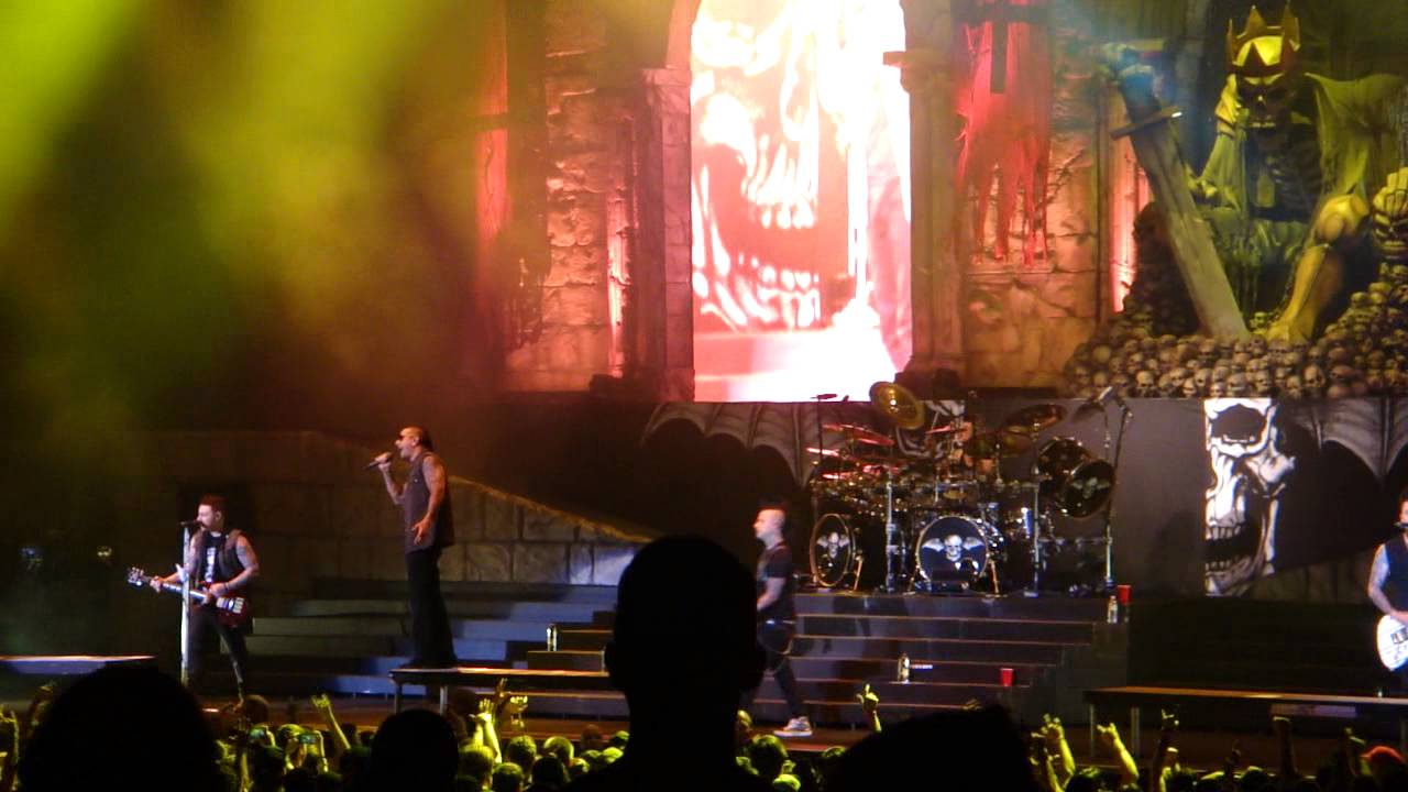 Avenged Sevenfold - Almost Easy - Live St. Louis Mayhem Festival 2014 ...