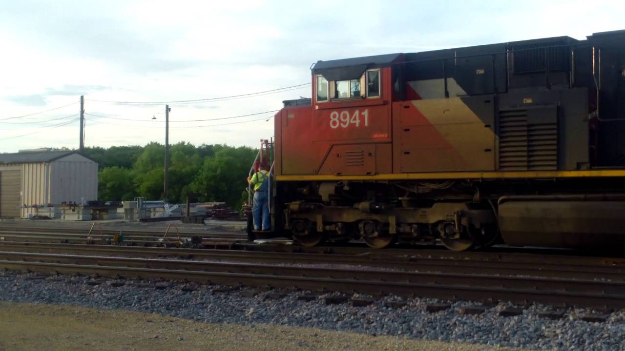 CN 2889 switching in CN's Wallace Yard Part 2 - YouTube