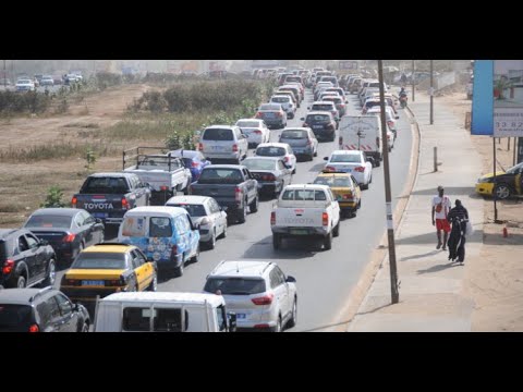 Couvre feu: Embouteillage bou kénn moussoul guiss sur la VDN de dakar ...