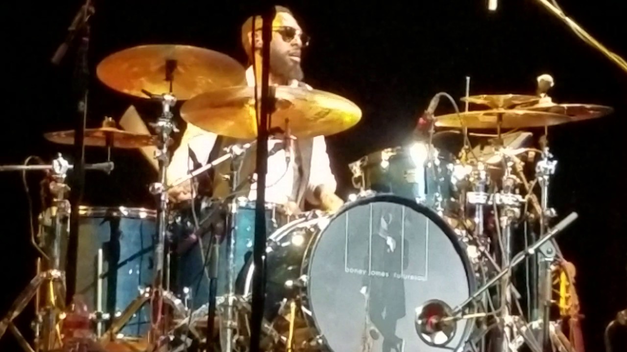 Boney James' drummer doing killer drum solo - YouTube