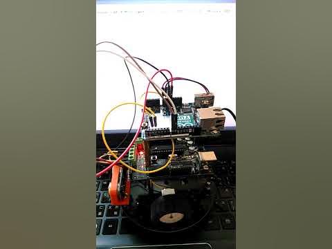 Arduino Yún 加 Motoduino 的網路小車 - YouTube